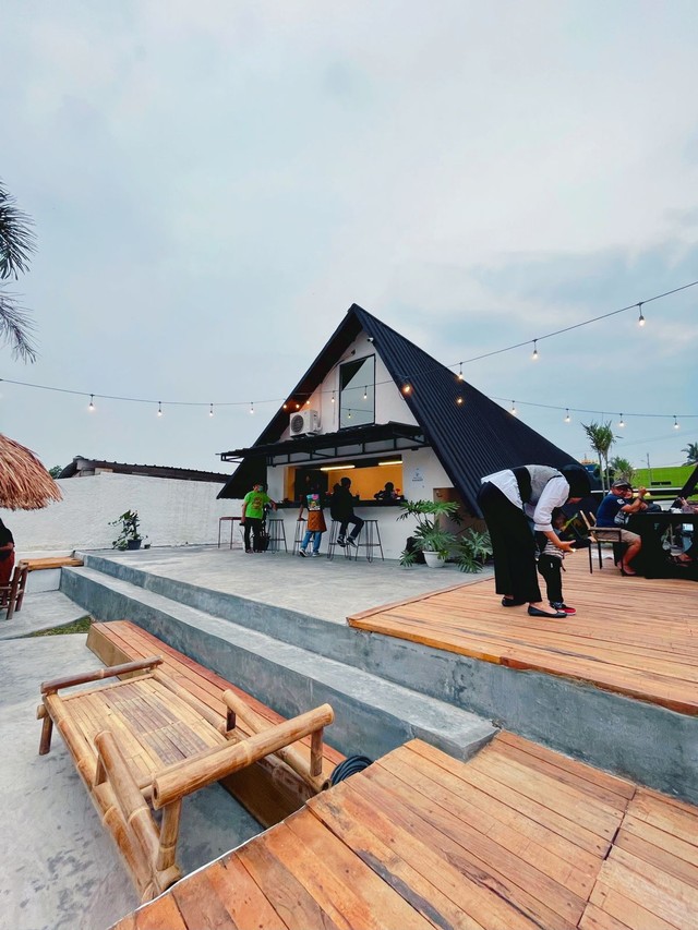 Warunk Basian: Restoran Khas Nusantara dengan Vibes Pedesaan di Bandar ...