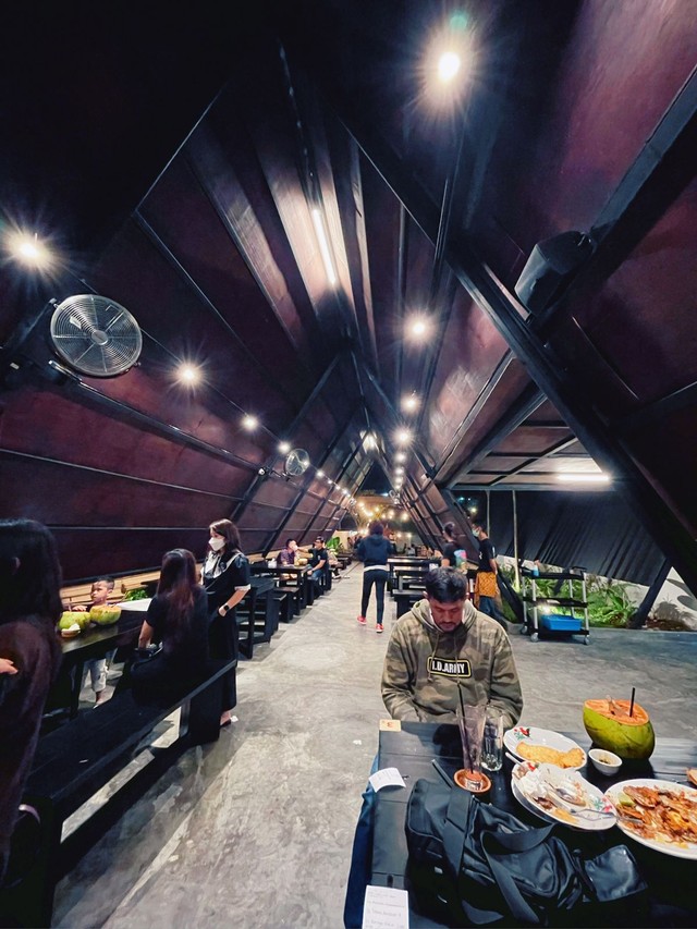 Warunk Basian: Restoran Khas Nusantara dengan Vibes Pedesaan di Bandar ...