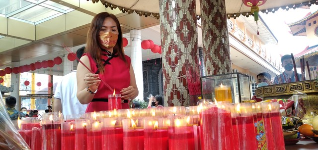 Foto: Suasana Imlek di Vihara Sakyakirti Jambi | kumparan.com