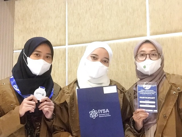 Tim UAD Raih Medali Perak pada Ajang AISEEF 2022 | kumparan.com