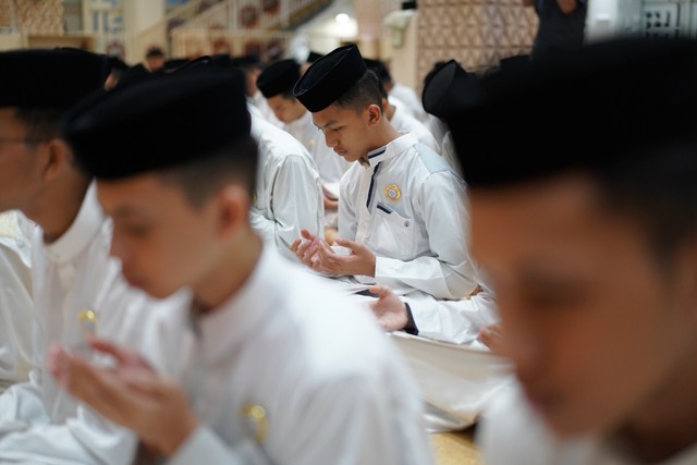 Seputar Dzikir Hasbunallah Wanikmal Wakil | kumparan.com