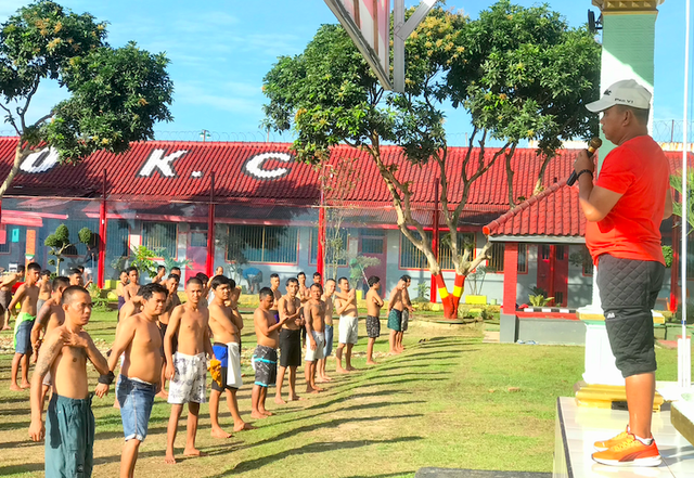 Ratusan Narapidana Lapas Narkotika Bandar Lampung Keluar dari Kamar ... Ratusan Narapidana Lapas Narkotika Bandar Lampung Keluar dari Kamar ...