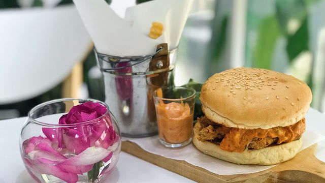 Resep Chicken Burger Rumahan yang Lezat | kumparan.com