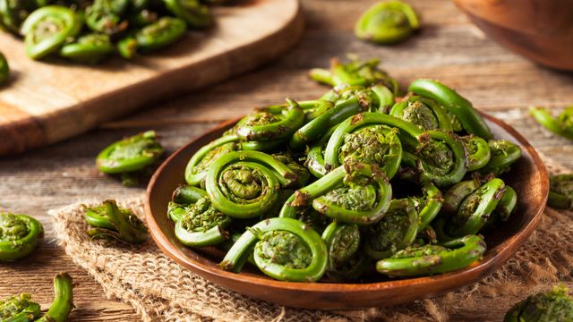 Resep Tumis Pakis Sederhana dan Lezat, Bisa Jadi Menu Harian | kumparan.com