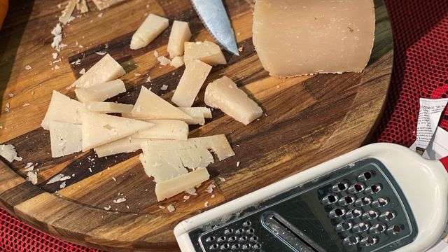 Cara Membuat Keju Aroma, Camilan Sederhana yang Gurih | kumparan.com