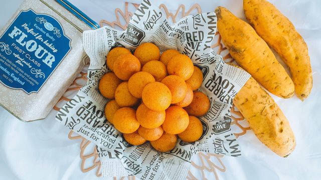 Cara Membuat Bola Ubi Kopong yang Mudah dan Hasilnya Enak | kumparan.com