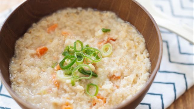 Resep Mpasi 8 Bulan: Nasi Tim Salmon Sayuran | kumparan.com