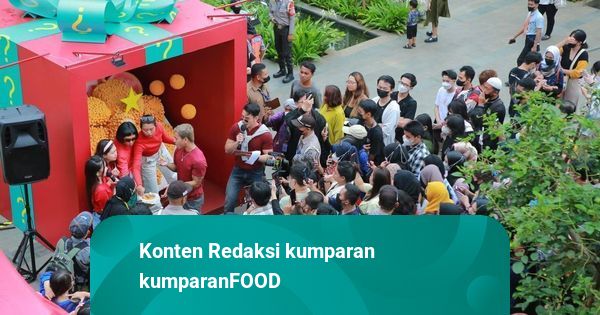 Viral! Terungkap Makanan Raksasa dalam Giant Red Box Misterius di ...