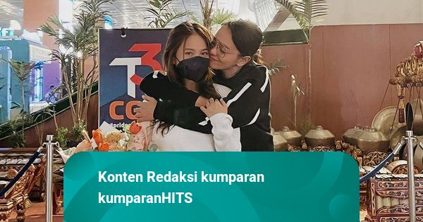 Doa Ririn Ekawati untuk Anaknya yang Berulang Tahun Ke-19 | kumparan.com