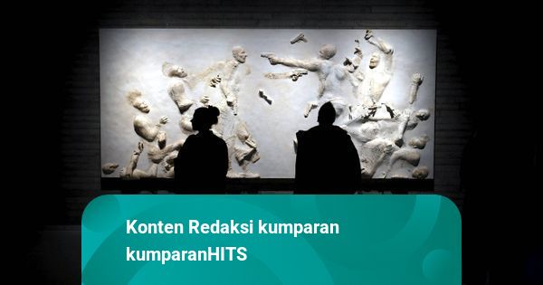 Foto: Melihat Patung Karya Brad Pitt di Pameran Seni Finlandia ...