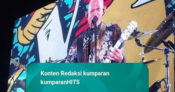 Vokalis Trivium Pakai Batik dan Jersi Timnas Saat Manggung di ...