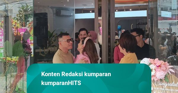 Buka Gerai Kue di Depan Ruko Tempat Tinggalnya Dulu, Anang Hermansyah ...