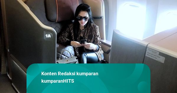 Pose Glamor Syahrini di Jet Pribadi hingga First Class | kumparan.com