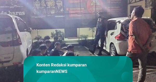 Konvoi Bermotor Acungkan Golok dan Celurit di Palmerah, 9 Remaja ...