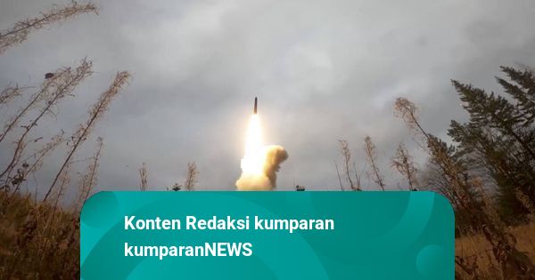 Foto: Peluncuran Rudal Yars saat Latihan Pasukan Nuklir di Rusia ...