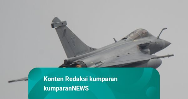 Foto: Aksi Flypass Pesawat Tempur Rafale di Pameran Indo Aerospace 2022 ...