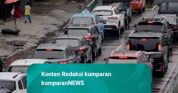 Foto: Dampak Lain Hujan Sejak Dini Hari, Jakarta Macet | kumparan.com