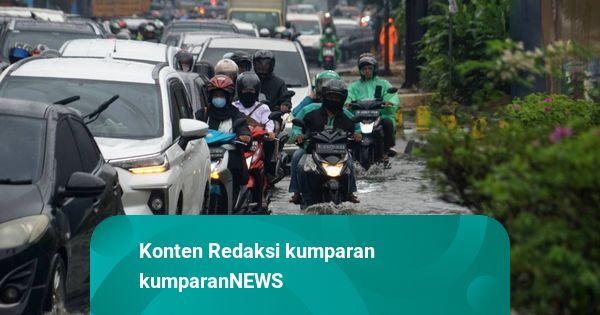 Foto: Kota Bekasi Hujan Deras, Sejumlah Titik Macet Karena Genangan ...