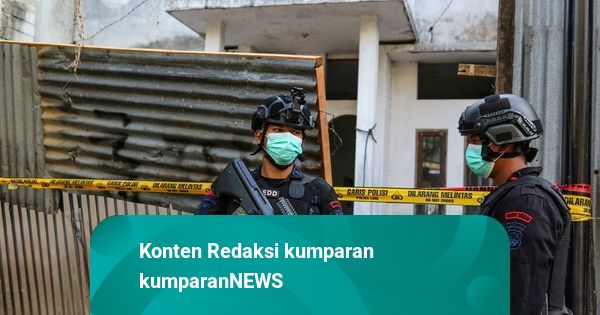 Foto: Gegana Selidiki Lokasi Ledakan di Setiabudi | kumparan.com