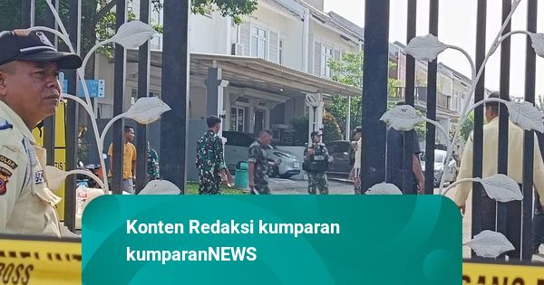 Tim Jihandak TNI Sisir Rumah Warga yang Terdampak Ledakan Gudang ...