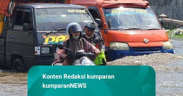 Jalan Raya Semarang-Demak Masih Banjir 30 Cm, Mobil Bisa Lewat ...