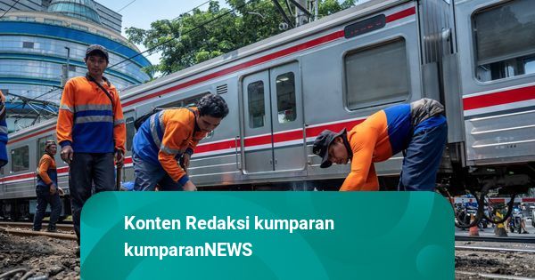 Foto: Penanganan Jalur Rel Kereta Anjlok di Kampung Bandan-Rajawali ...