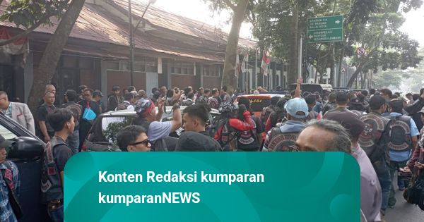 PN Bandung Sita Logo Klub Motor Bikers Brotherhood BB1%MC di Jalan ...