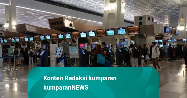 Petugas Bandara Soetta Tulis Data Tiket Penumpang Imbas Microsoft Down ...