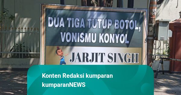 Karangan Bunga Jarjit Singh di PN Surabaya: Dua Tiga Tutup Botol ...