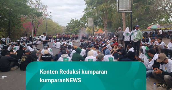 Massa Demo Tolak Muktamar PKB Minta Muhaimin Turun | kumparan.com