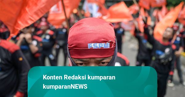 Demo Buruh di Patung Kuda Bubar, Arus Lalu Lintas Kembali Normal ...