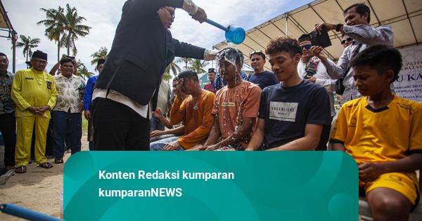 Foto: Tradisi Mandi Balimau Menyucikan Diri Jelang Bulan Ramadan ...