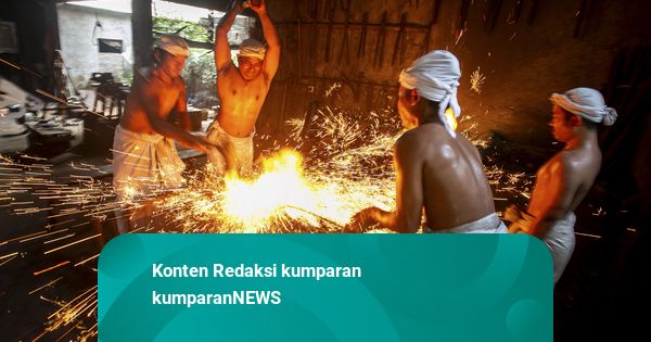 Foto: Melihat 'Empu' Menempa Keris Pusaka di Karanganyar, Jawa Tengah ...