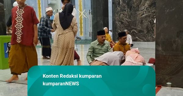 Melihat Tradisi Megengan Jelang Ramadan di Masjid Surabaya | kumparan.com