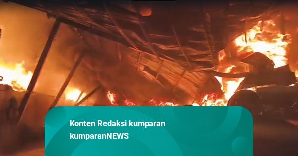 Pabrik Sendal di Tangerang Terbakar, Asap Hitam Membubung Tinggi ...