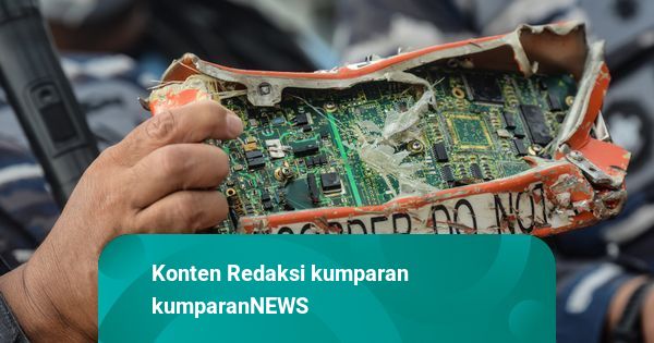 Foto: Melihat Lebih Dekat Casing CVR Sriwijaya Air yang Sudah Ditemukan ...