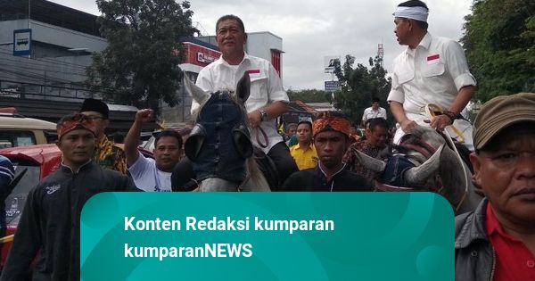 Tunggangi Kuda Putih, Deddy Mizwar-Dedi Mulyadi Resmi Daftar ke KPU ...
