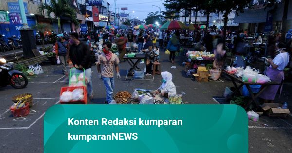 Kiat Atur 900 Pedagang Pasar Salatiga Terapkan Physical Distancing saat ...