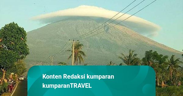 Momen Saat Gunung-gunung 'Bertopi' Tertangkap Lensa Kamera | kumparan.com