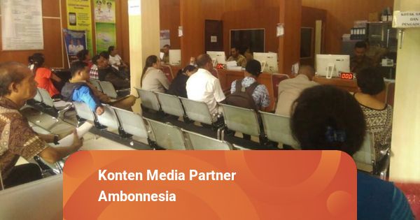 Disdukcapil Ambon Kembali Melayani Pembuatan e-KTP | kumparan.com