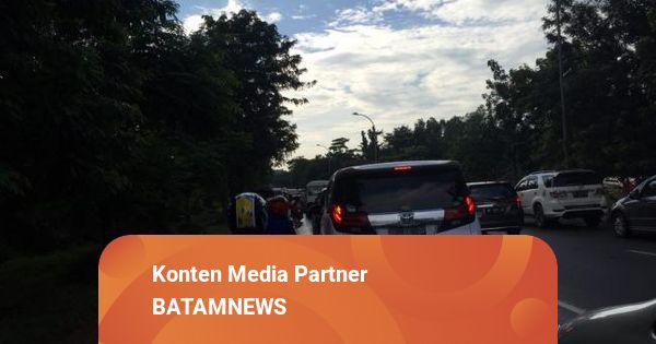 Pagi Hari, Kemacetan di Simpang Kabil Capai 100 Meter | kumparan.com