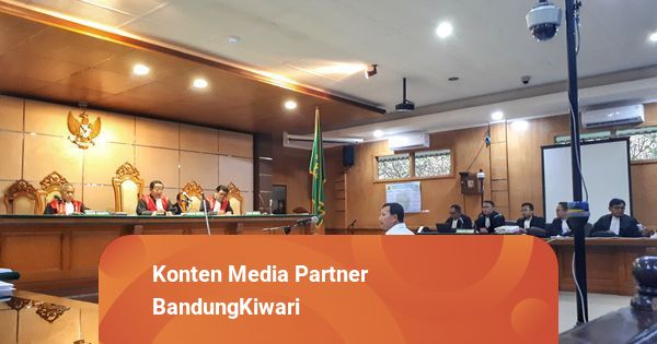Iwa Karniwa Klarifikasi Enam Hal dalam Nota Pembelaan | kumparan.com