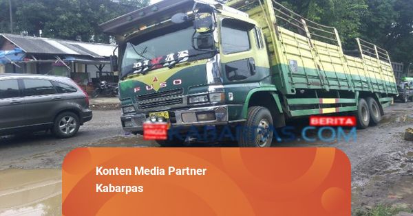 Duh! Bekas Galian Pemasangan Pipa SPAM Umbulan Ini Bikin Trailer Ambles ...