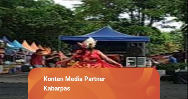 Tari Topeng Bapang Tampil Dalam Rangka Menyambut HUT Kota Malang Ke 105 ...