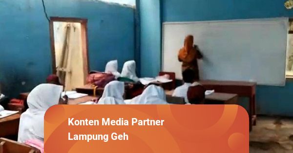 Penampakan SD di Lampung Utara: Atap Terpal, Dinding Geribik, dan ...