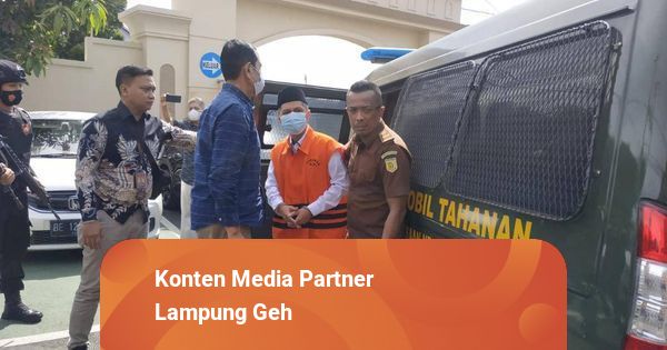 Pakai Rompi Tahanan KPK, Karomani dkk Sidang Perdana di PN Tanjung ...