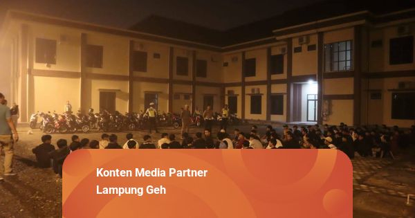 Gerebek Arena Balap Liar di Pringsewu, Lampung, Ratusan Pemuda ...