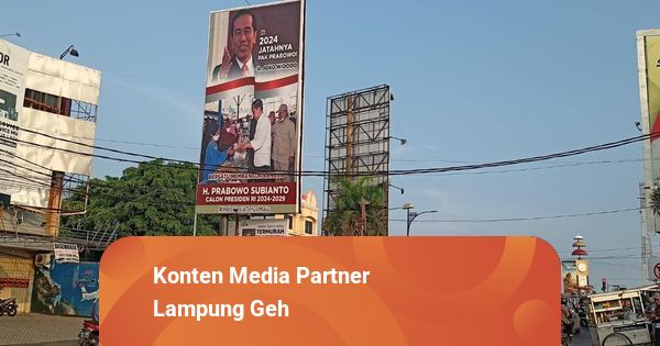Baliho Foto Presiden RI Jokowi dengan Prabowo Subianto Bermunculan di ...
