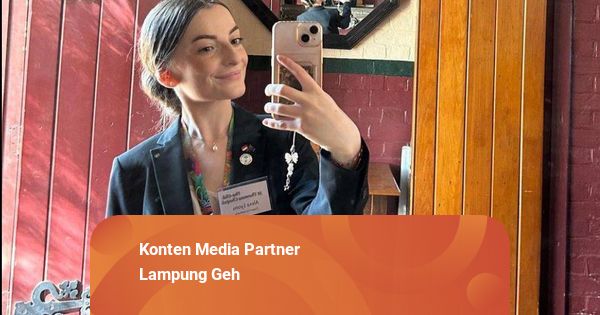 Alexandra Lyons, Bule Australia Ngomong Pakai Bahasa Lampung | kumparan.com