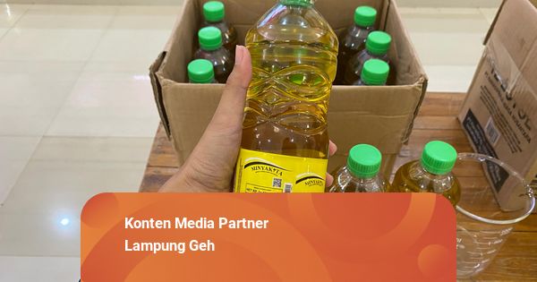 Polisi Bongkar Gudang Pengemasan Minyak Kita Tanpa Lebel Isi di Lampung ...